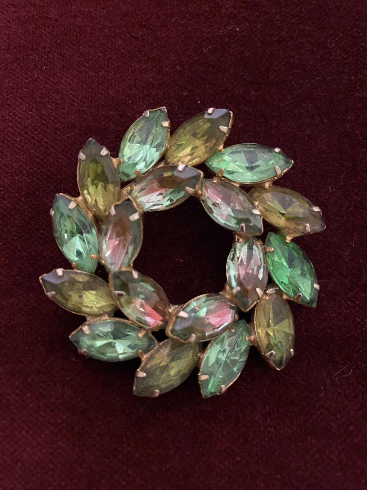 Vintage Rhinestone Wreath Brooch Goldtone - Gem