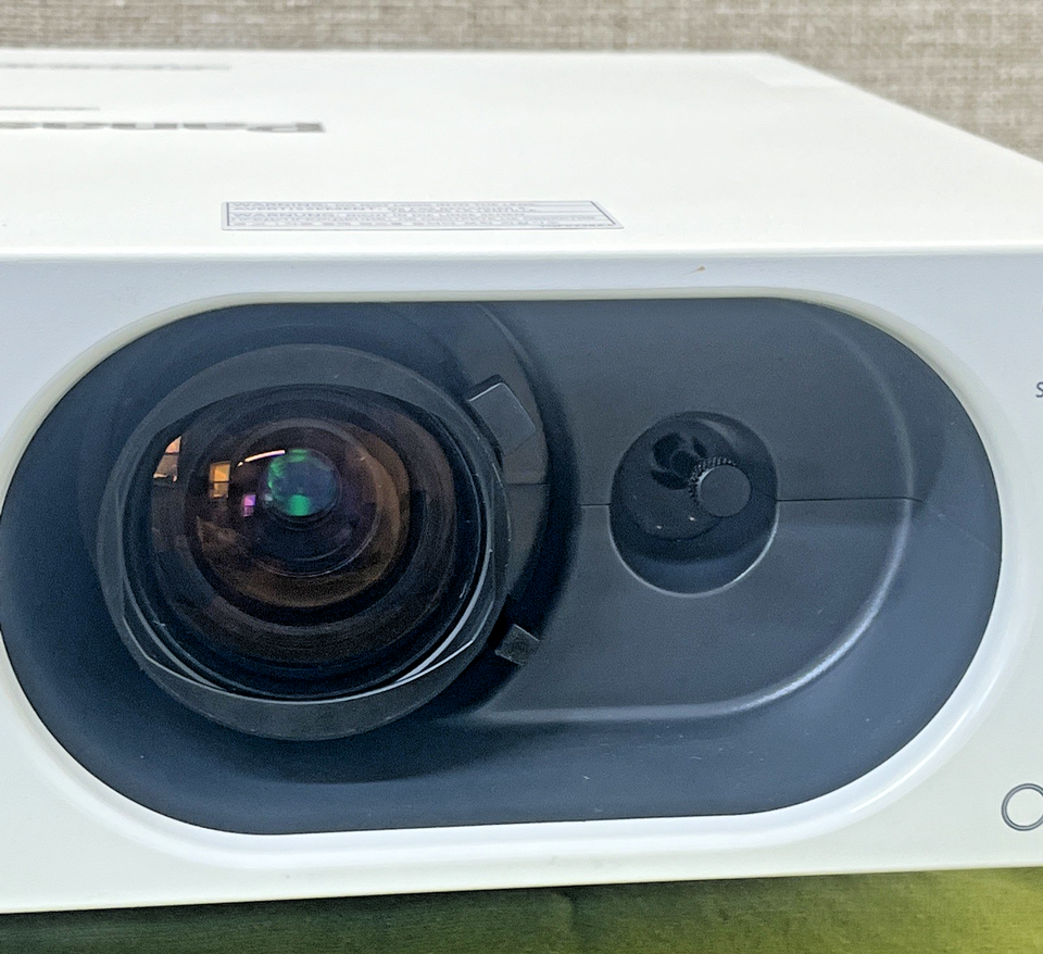 Panasonic PT-FW430 WXGA 3LCD Projector 3500 Lumens HDMI -718 Hrs | eBay