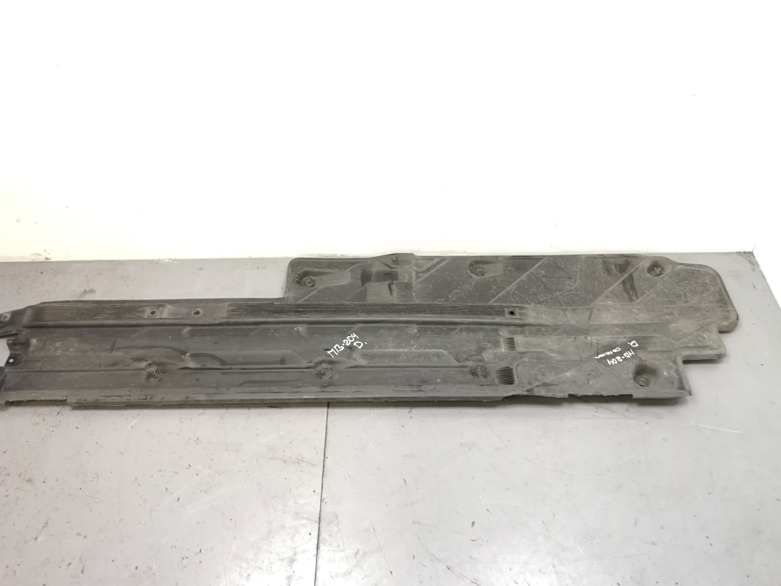 MERCEDES-BENZ C W204 Right Side Underbody Cover A2046101208 2006 ...