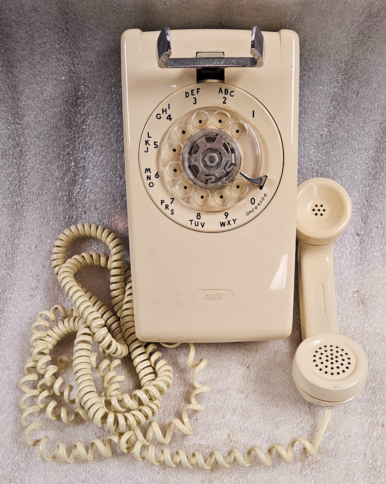 VTG Bell System Western Electric Beige Home Rotary Wall Telephone R85-3 ...