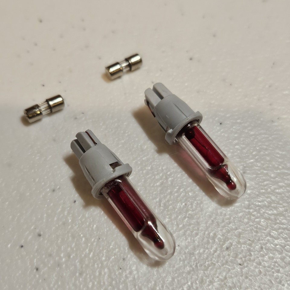 (2) Balsam Hill Red Incandescent Replacement Master Bulbs Gray Base & 2 ...