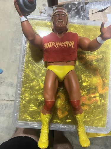 Vintage Hulk Hogan LJN 1985 Titan WWF Wrestling Giant 16 inch Action ...