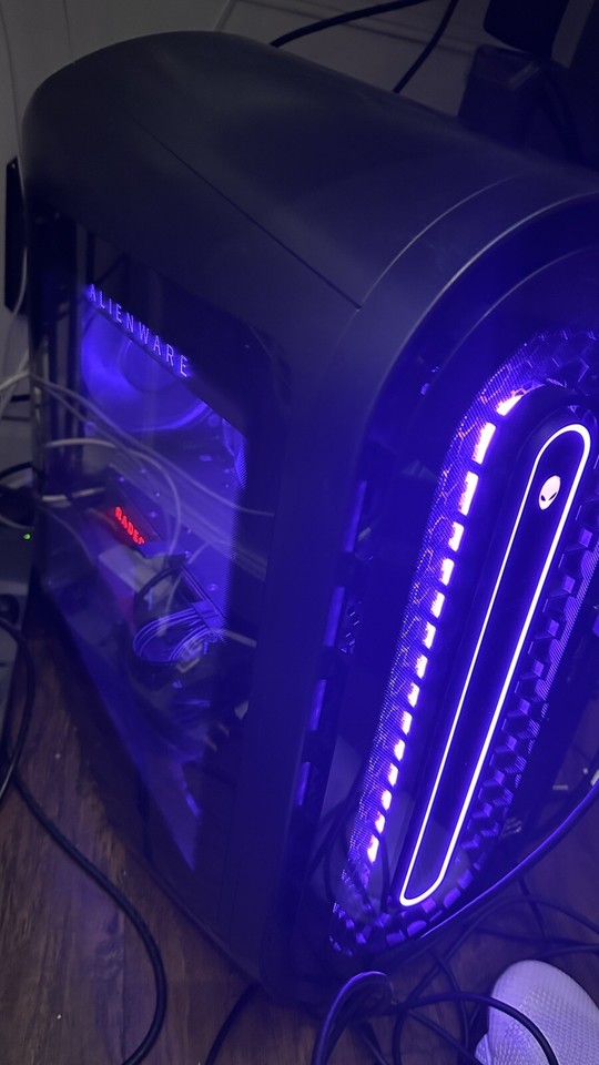 Alienware Aurora R14 Desktop Ryzen 5 5600X 32GB 2TB SSD Radeon RX 6900 ...