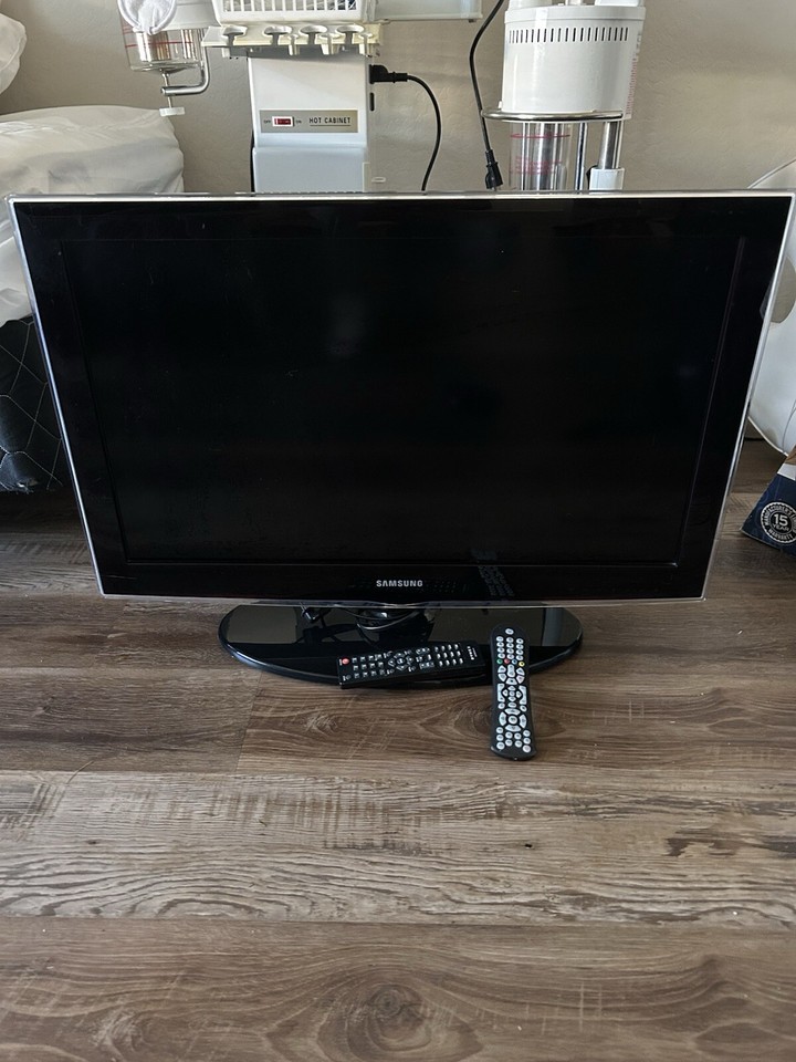 Samsung UN32EH4003 32" 720p 60Hz LED TV 770332089522| eBay