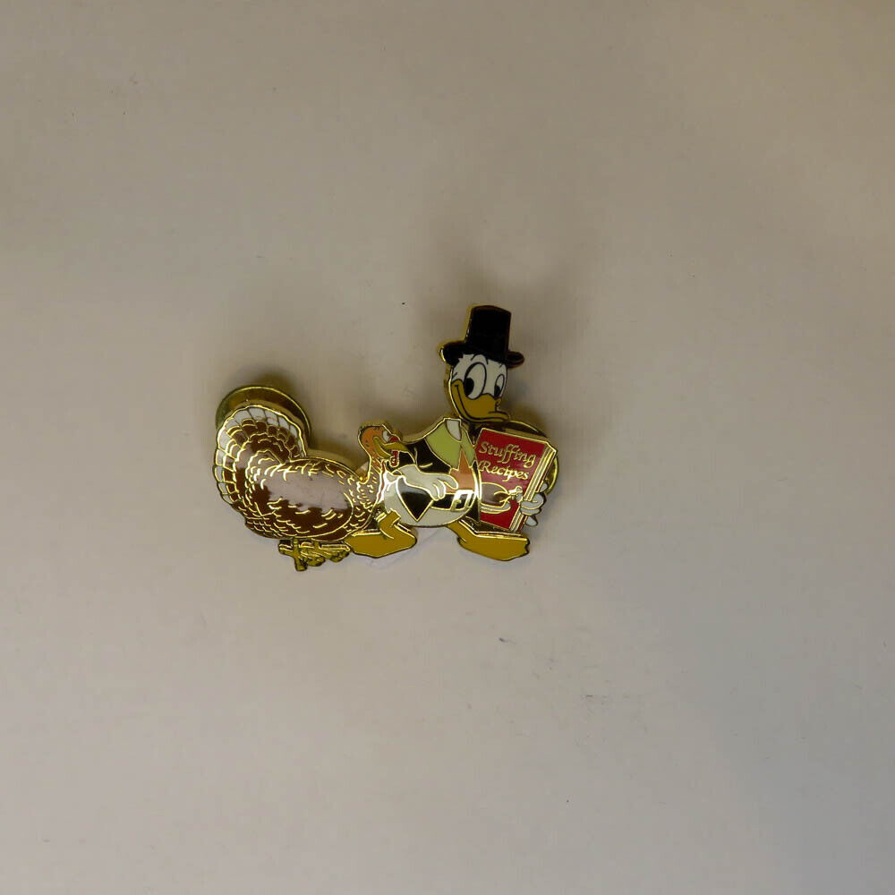 Disney DLR Cast Exclusive Thanksgiving 2002 Donald & Turkey Bobble Pin ...