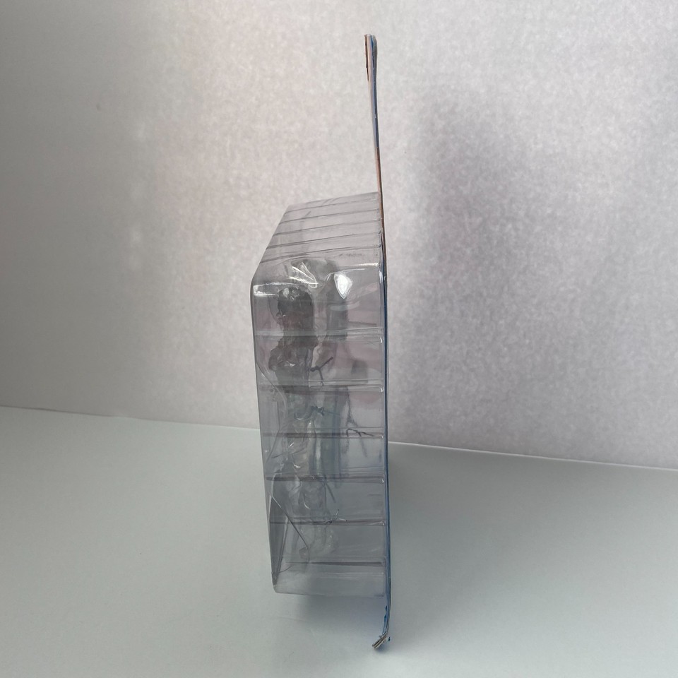 2005 INVISIBLE WOMAN Marvel Fantastic 4 Power Blast Articulated Action ...