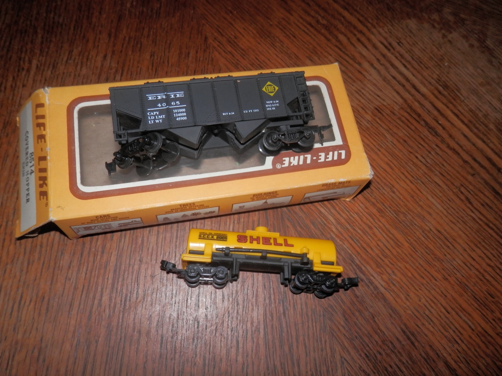 Erie Hopper and Shell Oil Car, Life Like, Ho Scale, Good Vintage ...