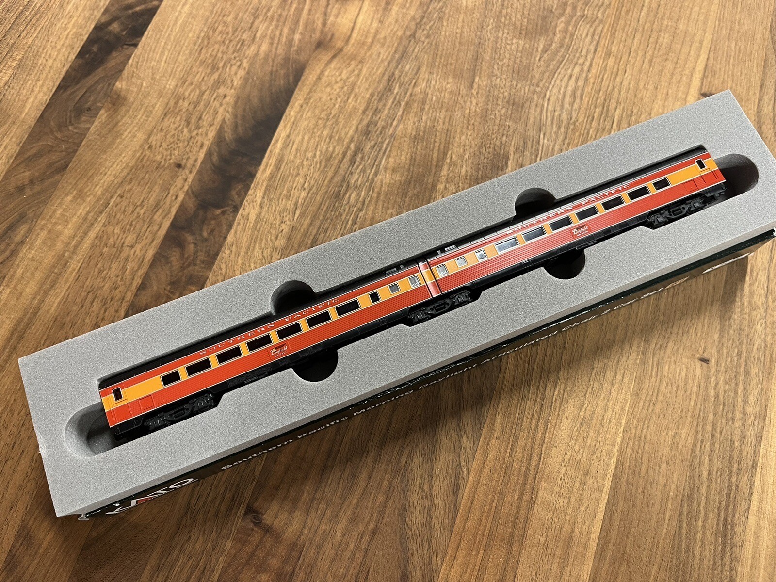 KATO N Southern Pacific Morning Daylight Articulated Chair 2 Car Set ...