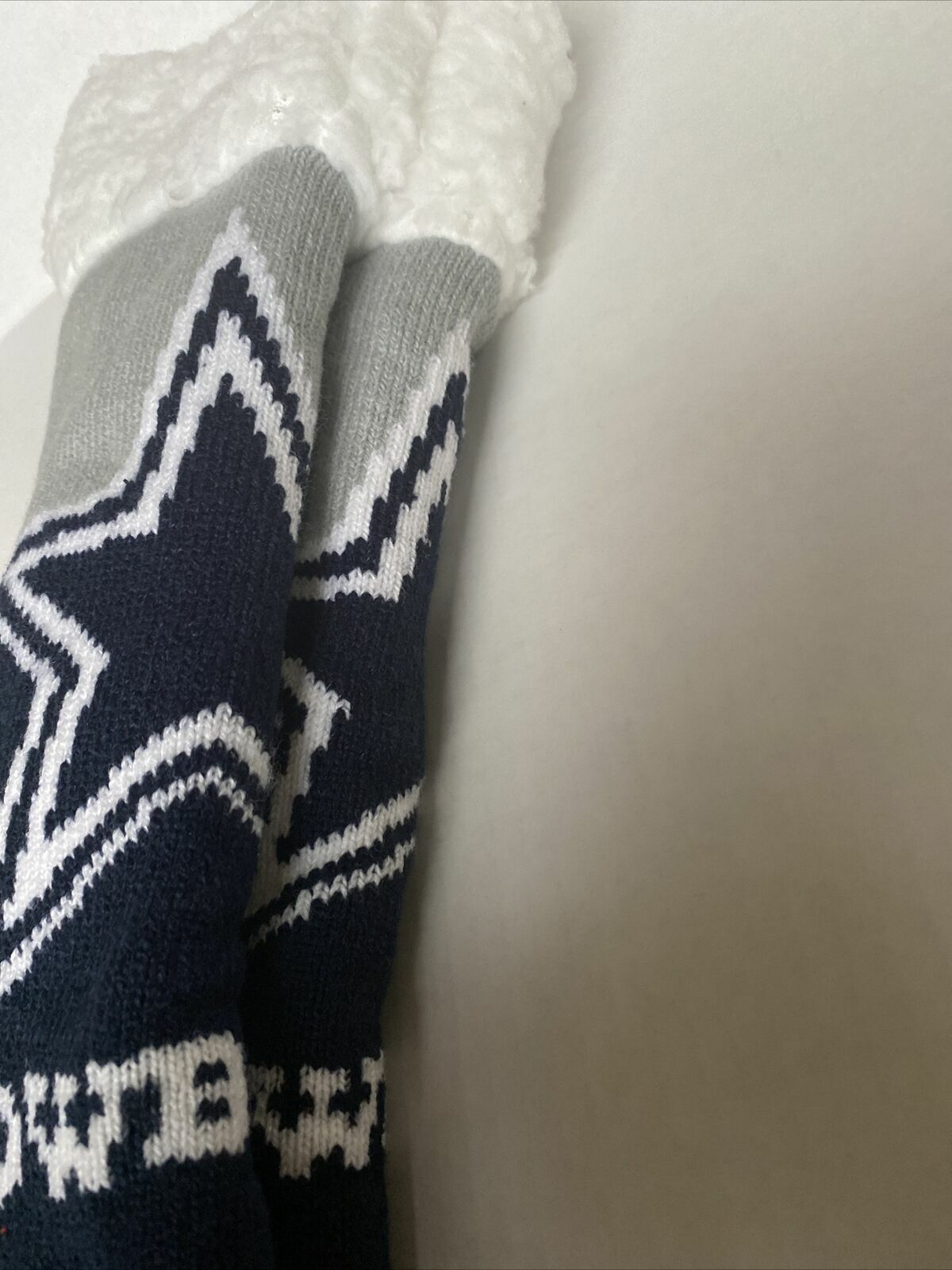 Socks Dallas Cowboys Women's Footy Slippers Size 6-10 NFL Football Warm ...