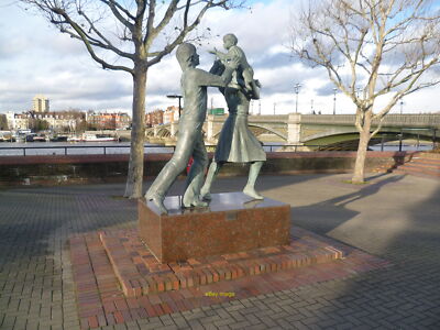 Photo 12x8 "IN TOWN" and Battersea Bridge "IN TOWN" by John Ravera is ...