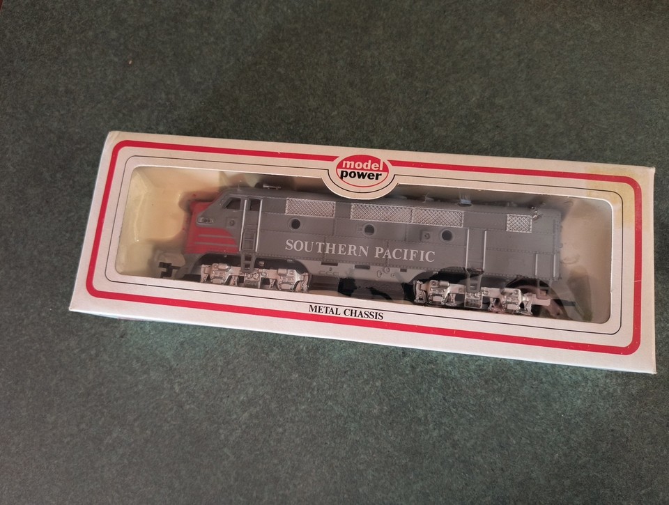 HO SCALE TRAIN MODEL POWER F2 SOUTHERN PACIFIC LOCO 8 WHEEL DRIVE PICK ...