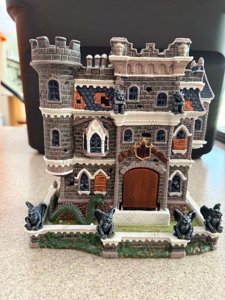 Lemax Spooky Town Castle On Spooky Hill Lighted House in Box 25661A | eBay
