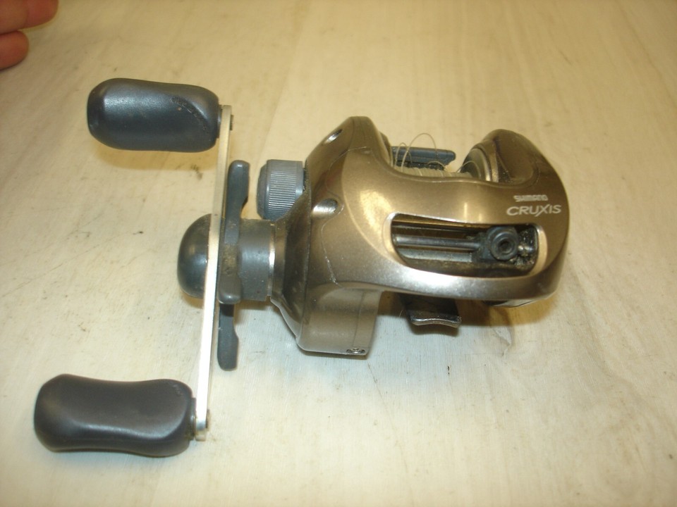 Shimano Bait casting Fishing reel Cruxis 200 Right Hand | eBay