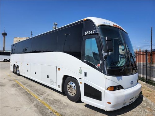 2009 - MCI J 4500 - 56 pax bus # 14-5447 in San Antonio TX 526 K Miles ...