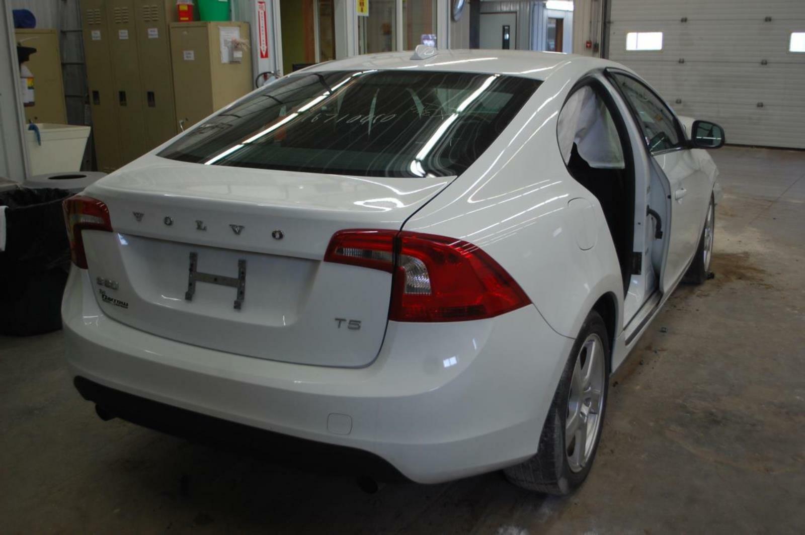 12+Volvo+60+T5+Computer+Brain+Engine+Control+ECU+ECM+Module+Unit for ...