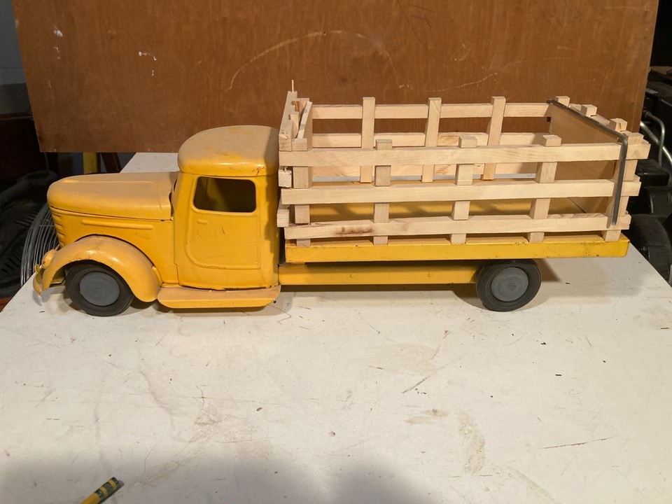 Vintage 1940’s Structo Diamond T Flatbed Stake Pressed Steel Truck | eBay