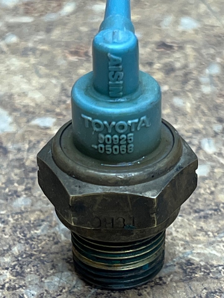Toyota Genuine Bimetal Vacuum Switching Valve AISIN 90925-05068 VSV ...