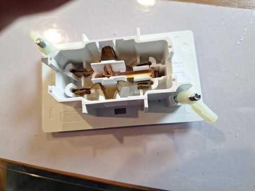 Mobile Home RV Receptacle Outlet White Cover 15 W receptacle Wirecon | eBay