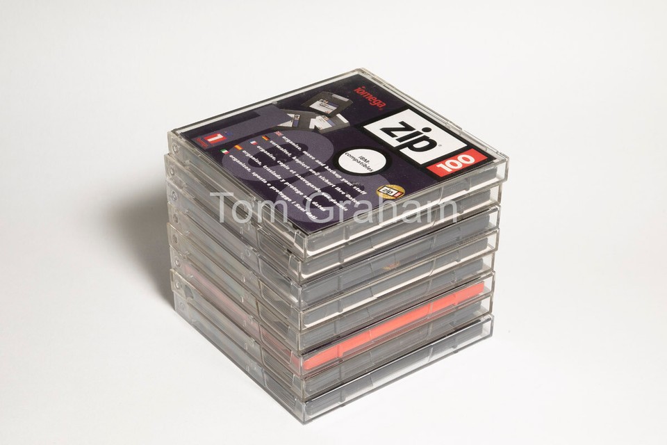 Iomega Zip 250 USB/PCM Zip Drive with 8x 100mb discs & 6-disc caddy ...