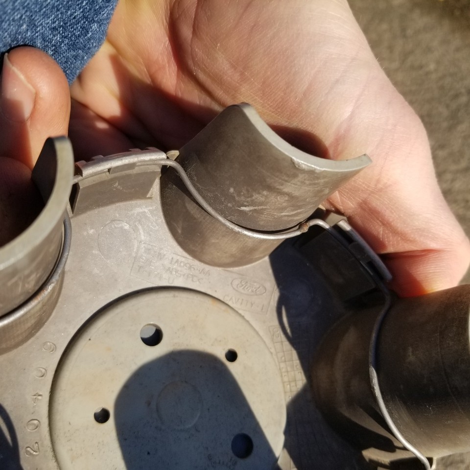 BROKE SVT Ford F150 Lightning Wheel Center Cap 99 00 01 YL3V-1A096-AA ...