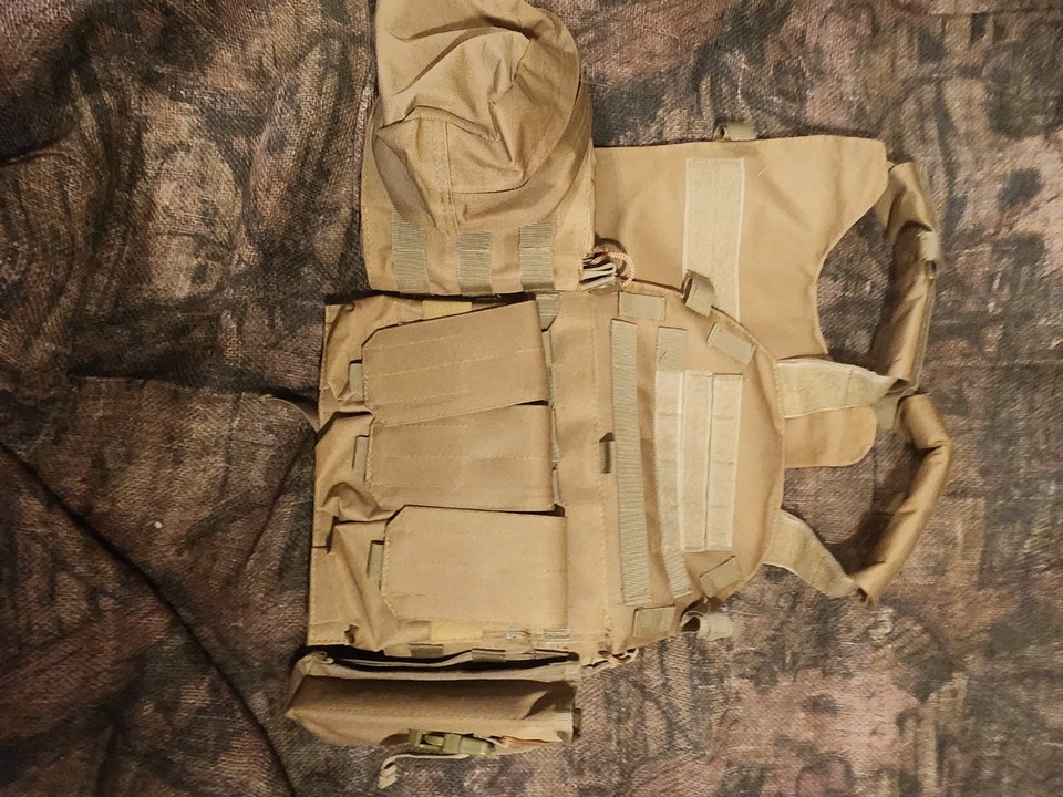 Plate Carrier, with mag, radio and gp pouches Unknown Brand | eBay