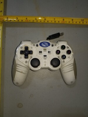 Game Elements Recoil PC Gaming White Retractable USB Wired Controller ...