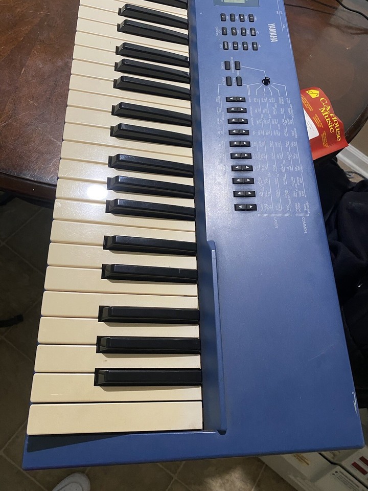 Yamaha CS1X Keyboard Vintage Synth Synthesizer Blue Works Read ...