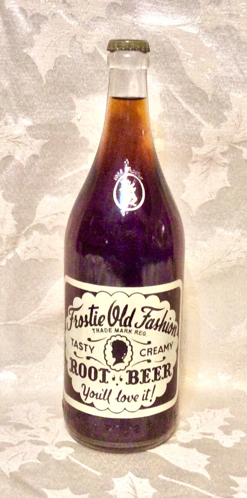 VINTAGE 28oz FROSTY OLD FASHION ROOT BEER BOTTLE | eBay