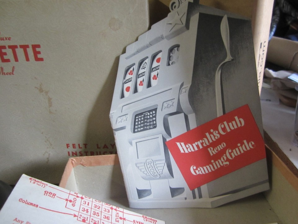 Vintage De Luxe Bakelite Roulette Wheel with Felt Layout, Instructions ...