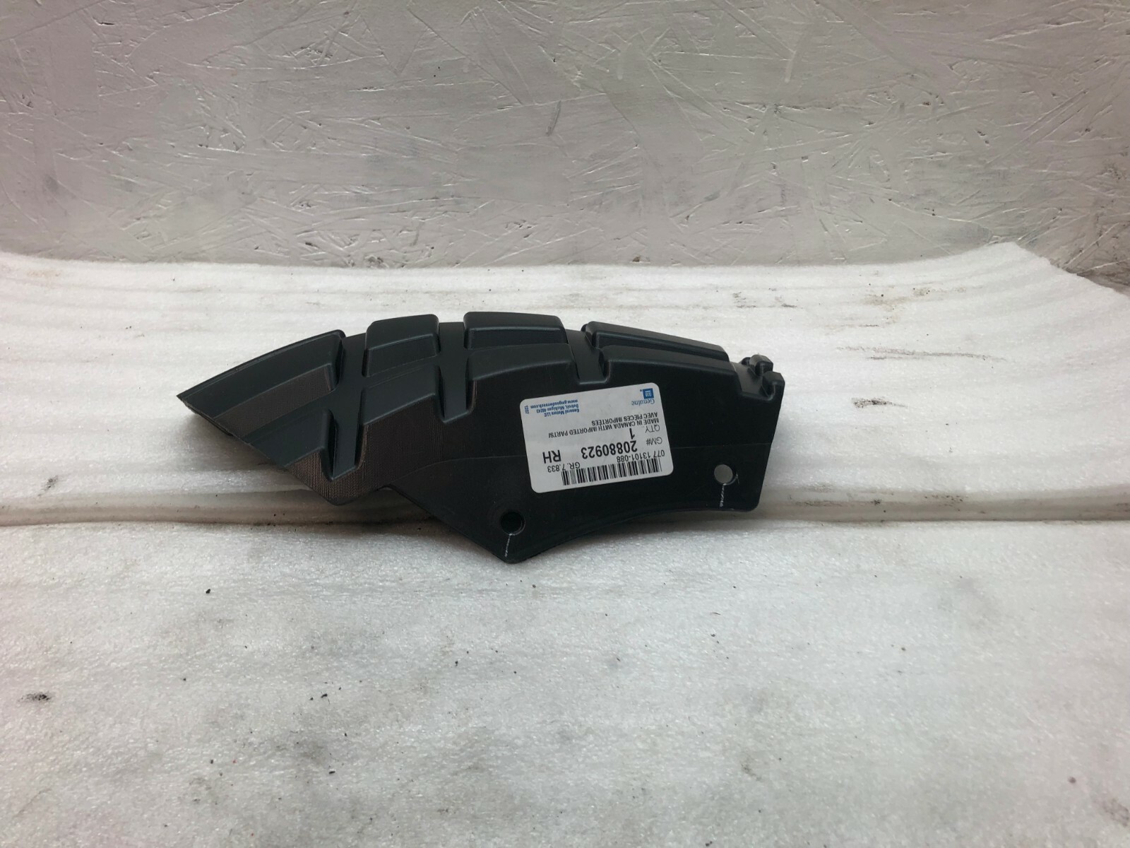 20880923 GM Right Front Bumper Cover Support #B-78K | eBay