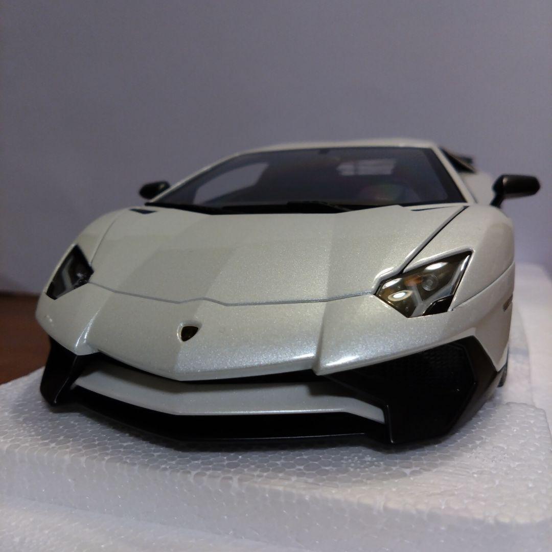 AUTOart 1/18 LAMBORGHINI AVENTADOR LP750-4 SV BIANCO CANOPUS /PEARL ...