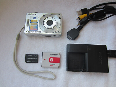 Sony Cyber-shot DSC-W70 7.2Mp Digital Camera Charger Memory card Silver ...