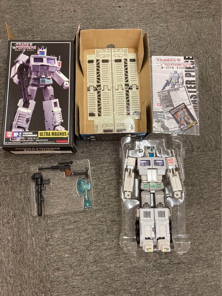 Takara Tomy Transformers Masterpiece MP-2 Comandante Di Cybertron Ultra ...