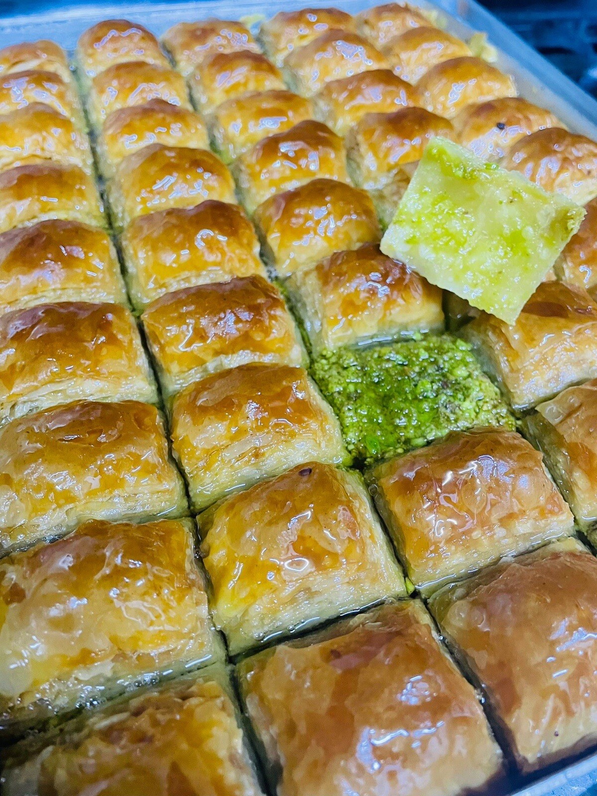 Turkish Premium Baklava Fresh Gaziantep Pistachio Baklawa 1KG Best ...