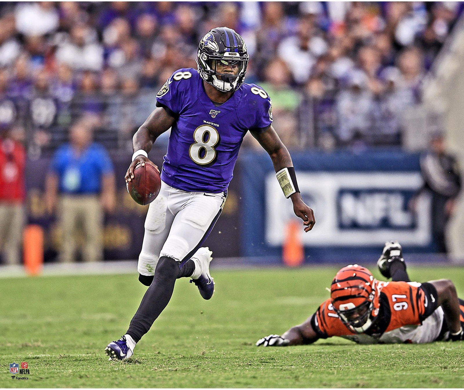 Lamar Jackson Baltimore Ravens Unsigned Elusive Running 20x24 Photo | eBay