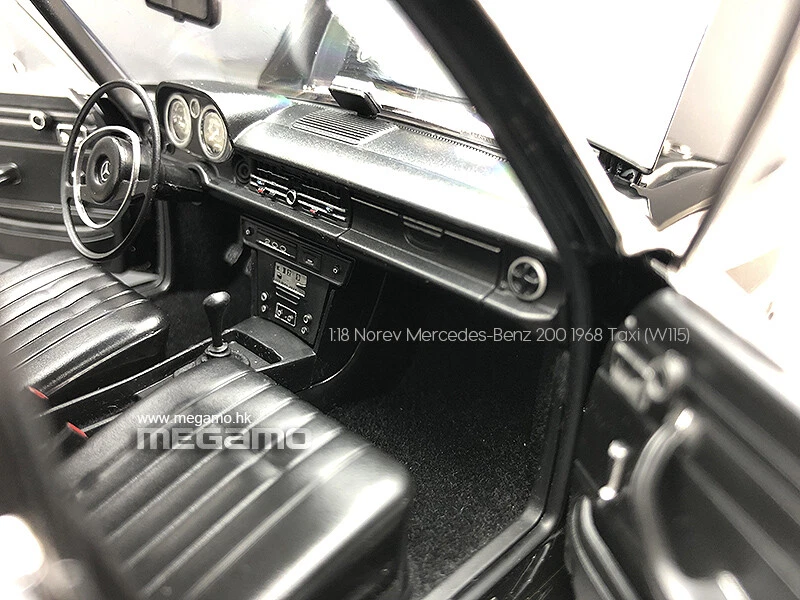 Mercedes W115 Interior
