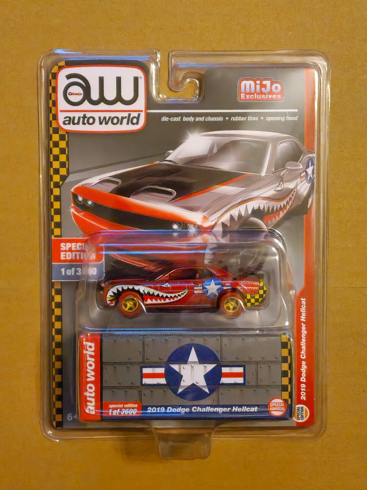 Auto World 1:64 Ultra Red Chase 2019 Dodge Challenger Hellcat ...