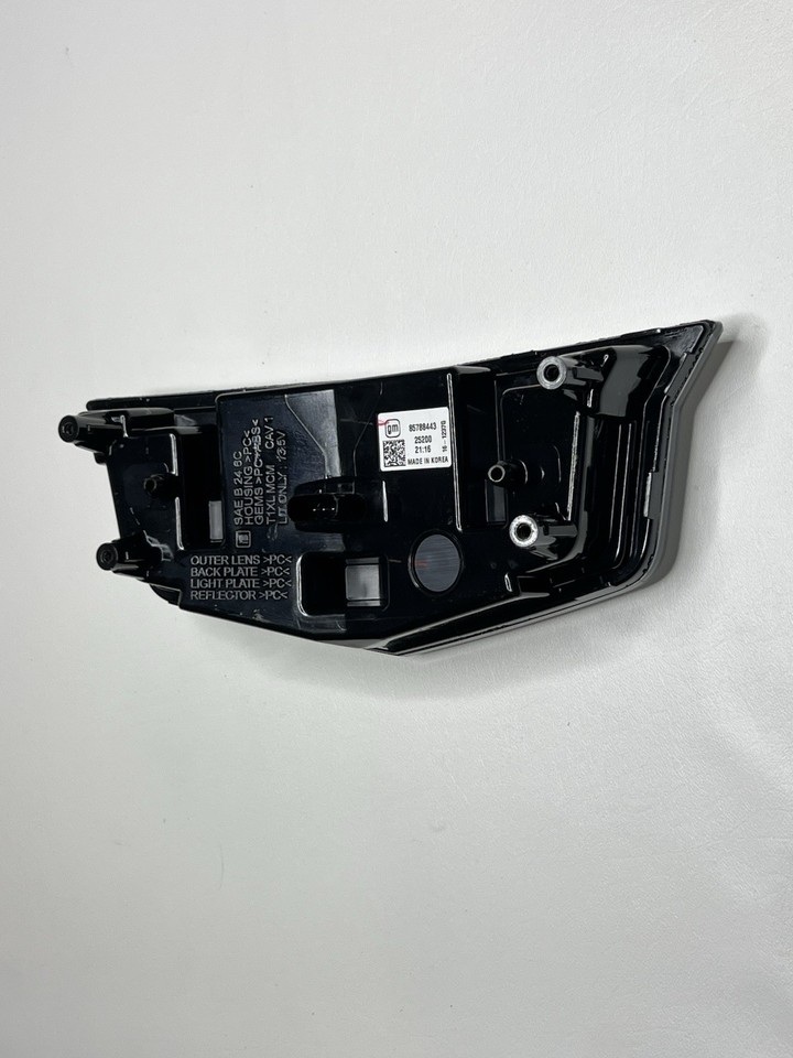 2025 Cadillac Escalade ESV LED Illuminated Front Emblem Genuine GM ...