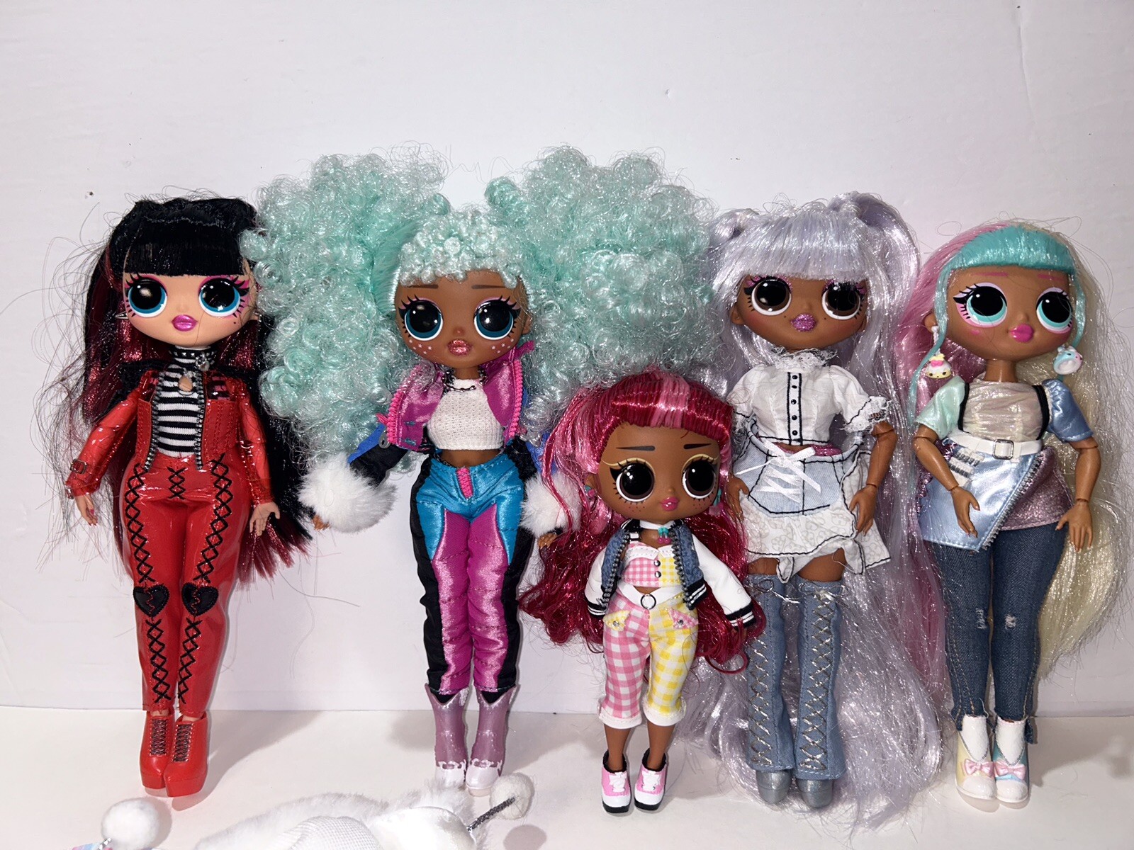 LOL Surprise OMG 5 Dolls Kitty K Winter Chill Spicy Babe Lola Getts ...