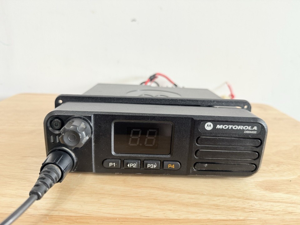 Motorola DM4400 MOTOTRBO UHF/VHF Mobile Digital Two Way Radio | eBay UK