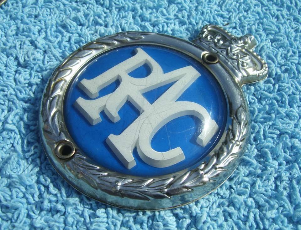 VINTAGE 1960s ROYAL AUTOMOBILE CLUB CAR GRILLE BADGE ~BRITISH/GB RAC ...