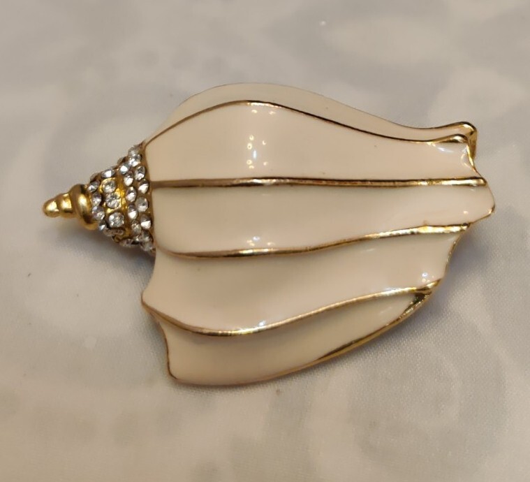 Conch Seashell Ivory Cream Enamel Rhinestone Goldtone… - Gem