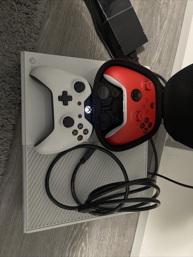 White Xbox One 500GB With Two Controllers And Wires | eBay