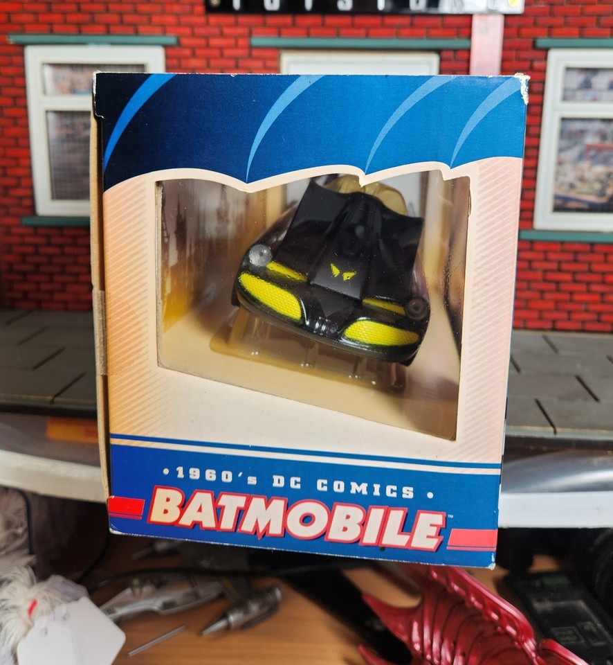 Die Cast Vehicle - Corgi 1960's DC Comics Batman Batmobile 1:24 - 2005 ...