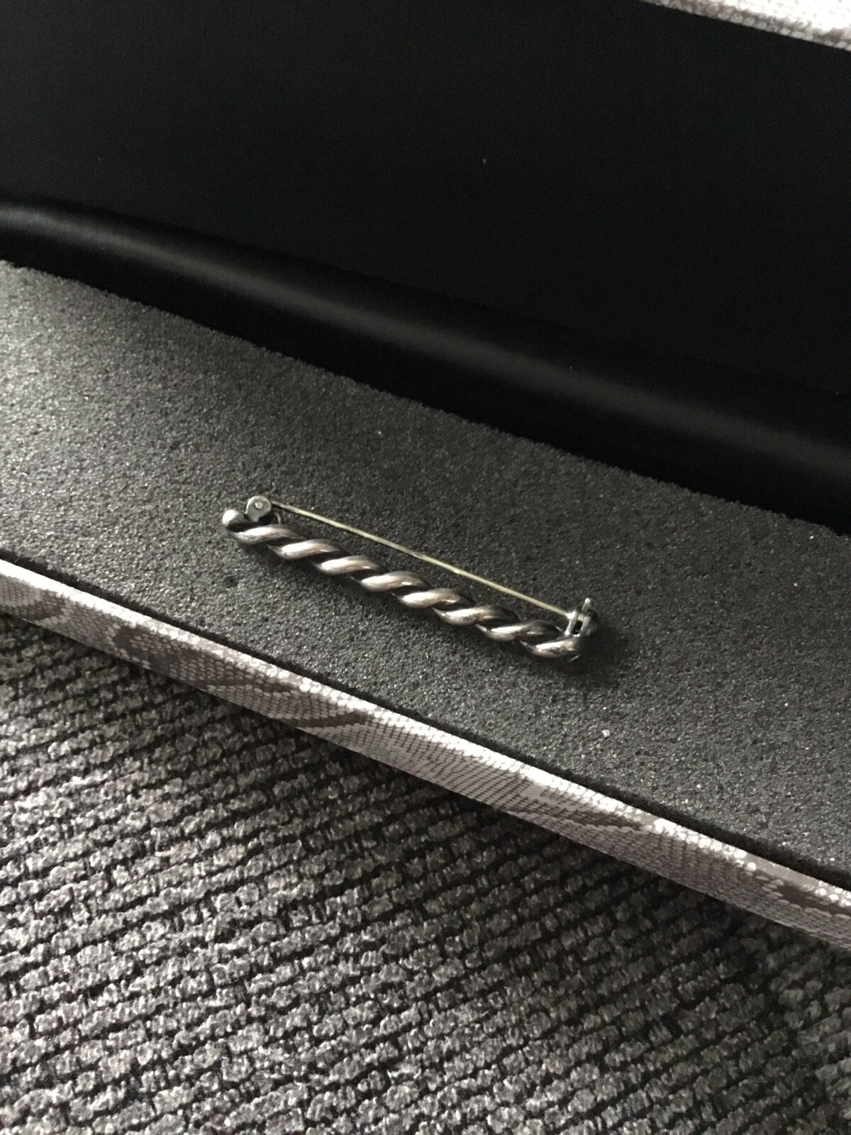 Vintage 2” Sterling Silver Twisted Bar Brooch - Gem