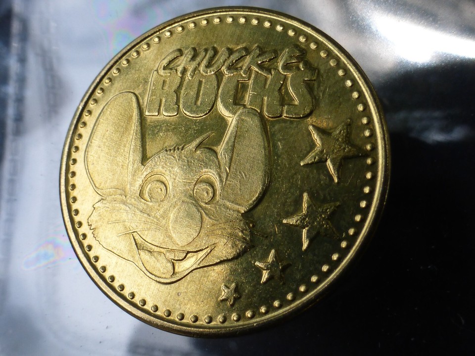 Chuck E. Cheese Token, Type 5 (2013-2016) Chucky Cheese's Great Gift ...