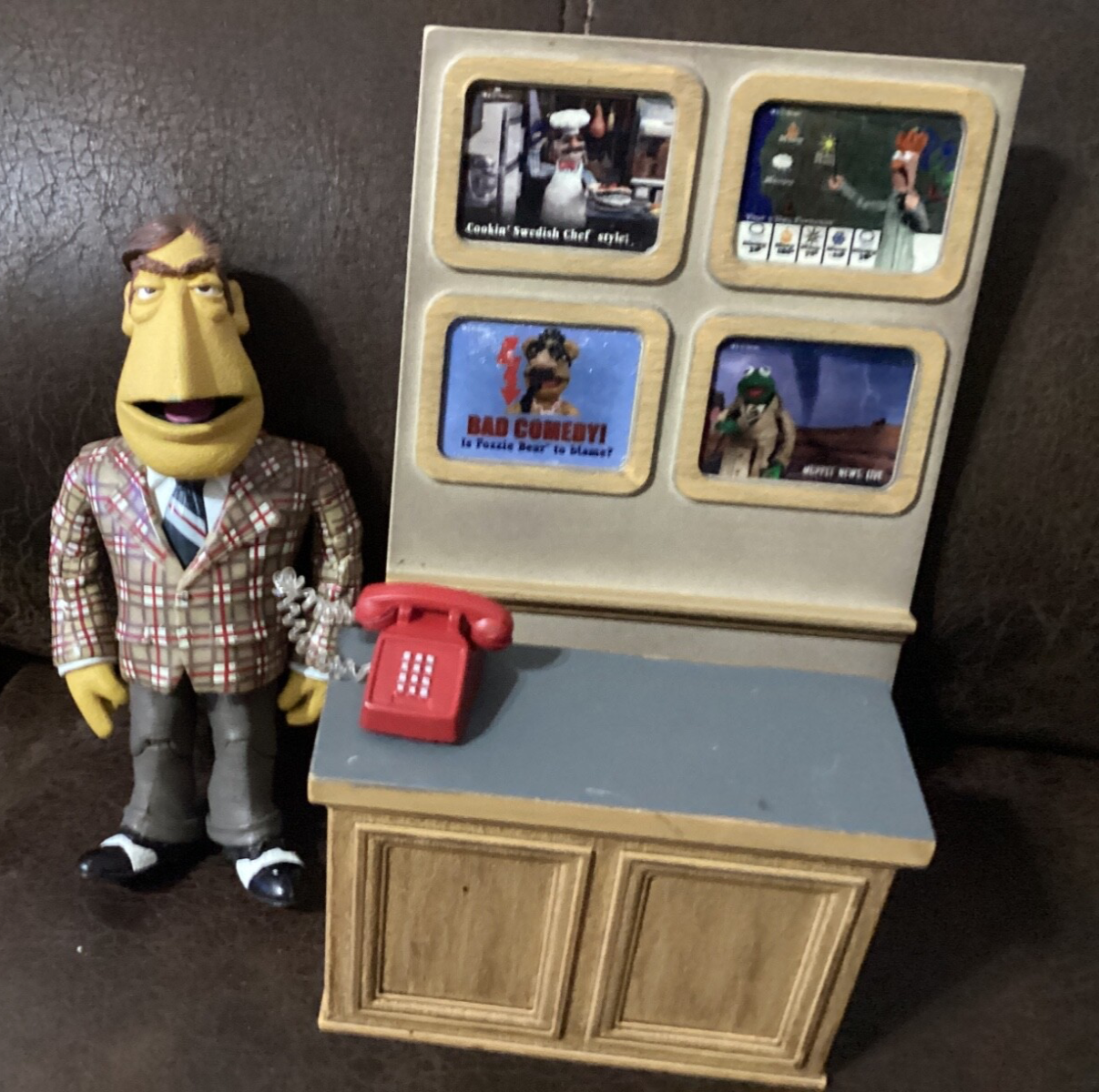 Muppets Palisades Newsman Loose with accessories | eBay