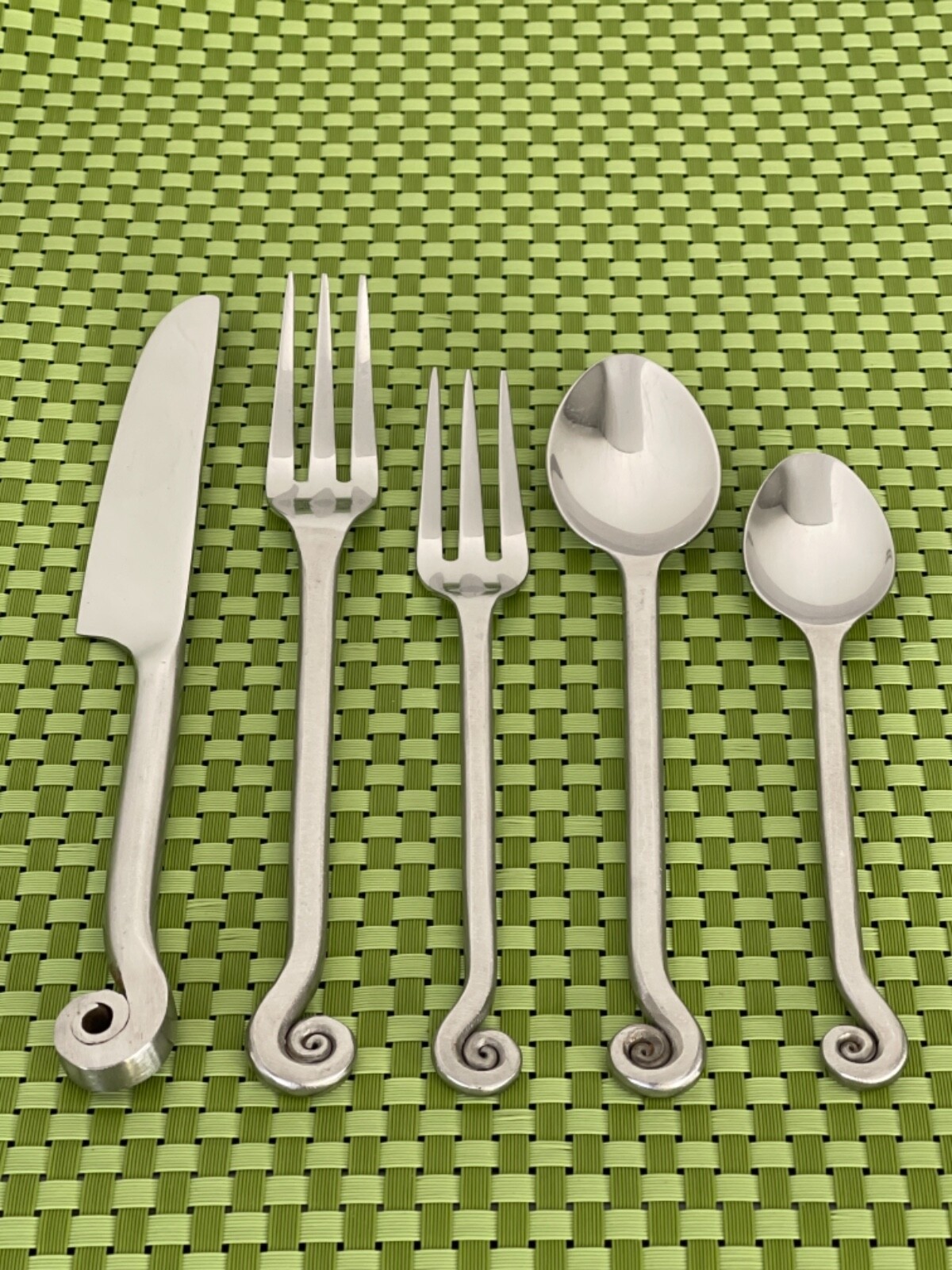 Pier 1 LILY Stainless PII8 India Satin Coiled Tip Flatware SMART CHOICE ...