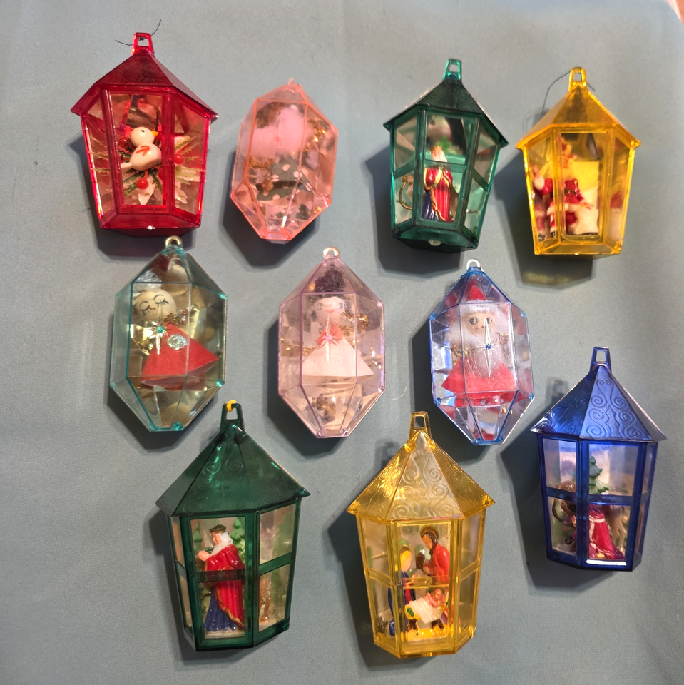Vintage 10 Jewel Brite Plastic Diorama Christmas Ornaments, 2 diff ...