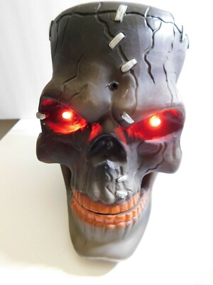 Halloween Life Size Creepy Skull with moving Jaw (Battery operated with ...